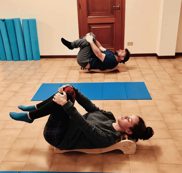 Thoracic Back Pain Symptoms and Treatment - Spinal Backrack